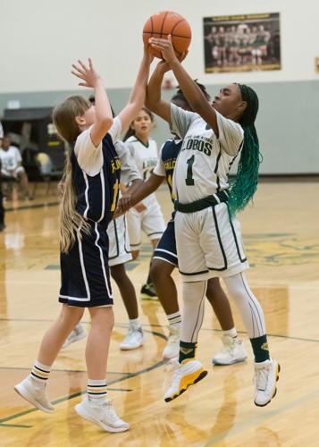 MIDDLE SCHOOL ROUNDUP: 7A Grizzlies open tourney with 42-32 win ...