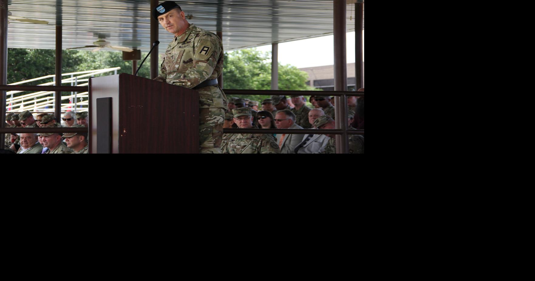 Division West greets new commander | Military | kdhnews.com