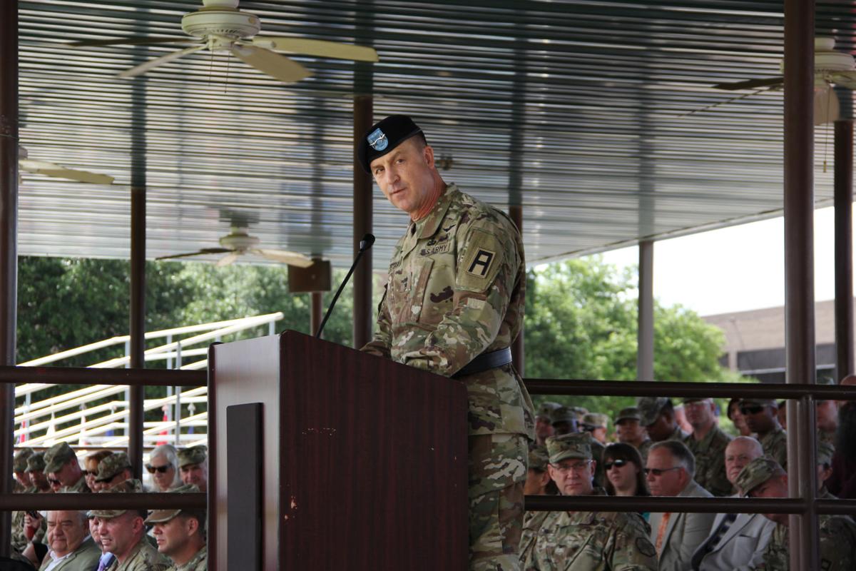 Division West greets new commander | Military | kdhnews.com