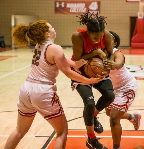 HEARTBREAKER! Lady Knights fall 43-42 to Tyler Lee in first round of 6A ...
