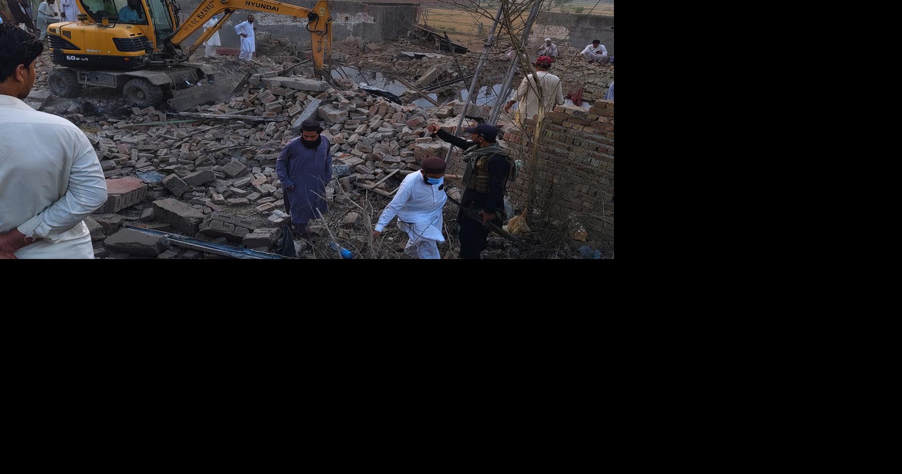 Death toll rises to 14 in Pakistan suicide attack. Pakistan Taliban ...