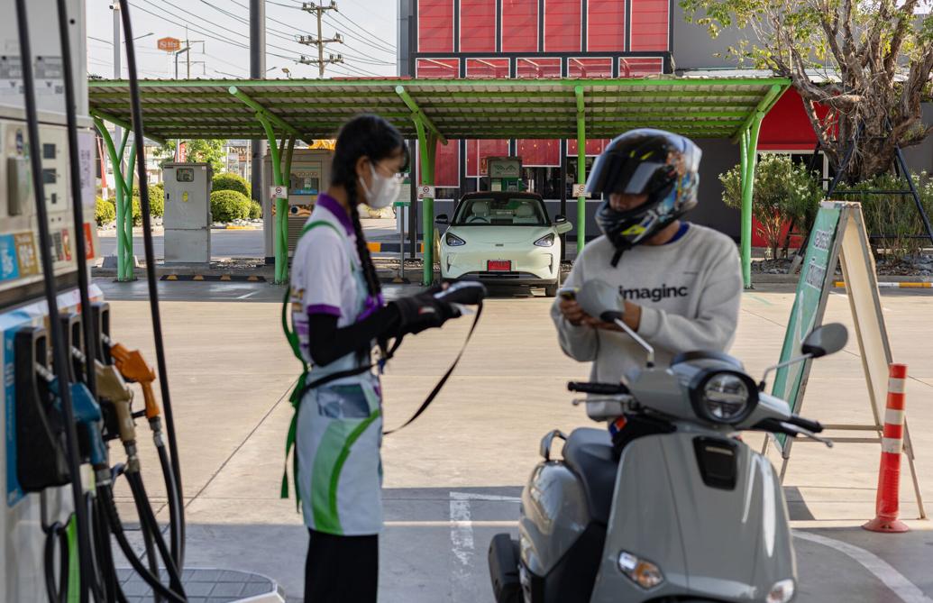 Iran Asia Electric Vehicles | Associated Press | kdhnews.com