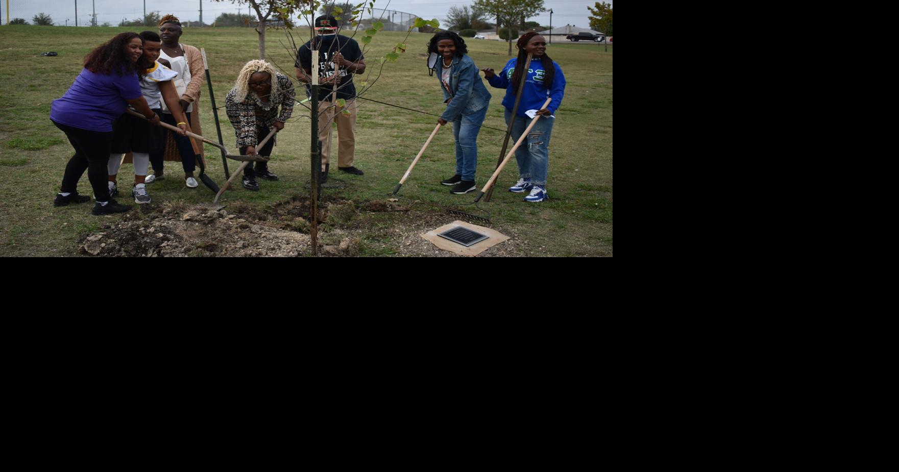Killeen-based ministry plants tree in memory of Uvalde shooting victims ...