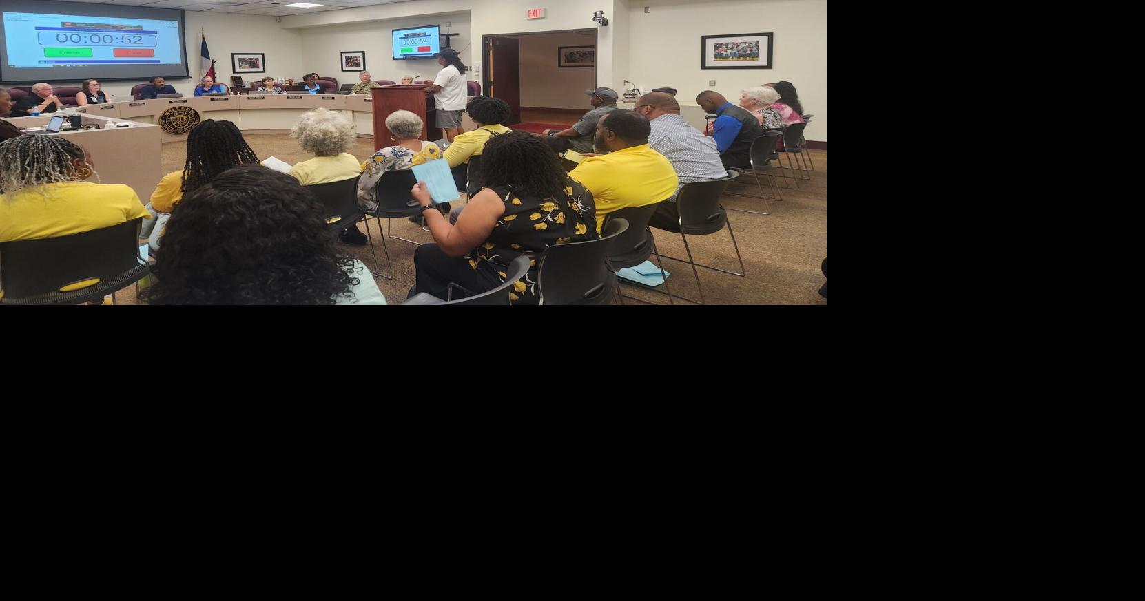 Impassioned residents speak up for beloved Harker Heights coach ...