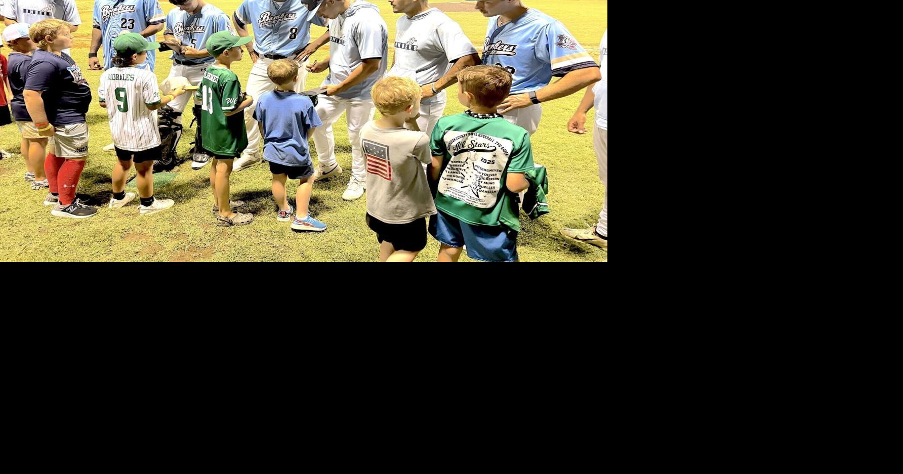 Brenham community flocks to Brazos Valley Bombers pop-up game | Texas ...