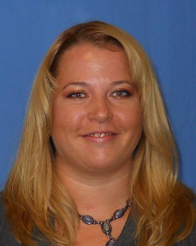 House Creek reading teacher encourages students in science and ...