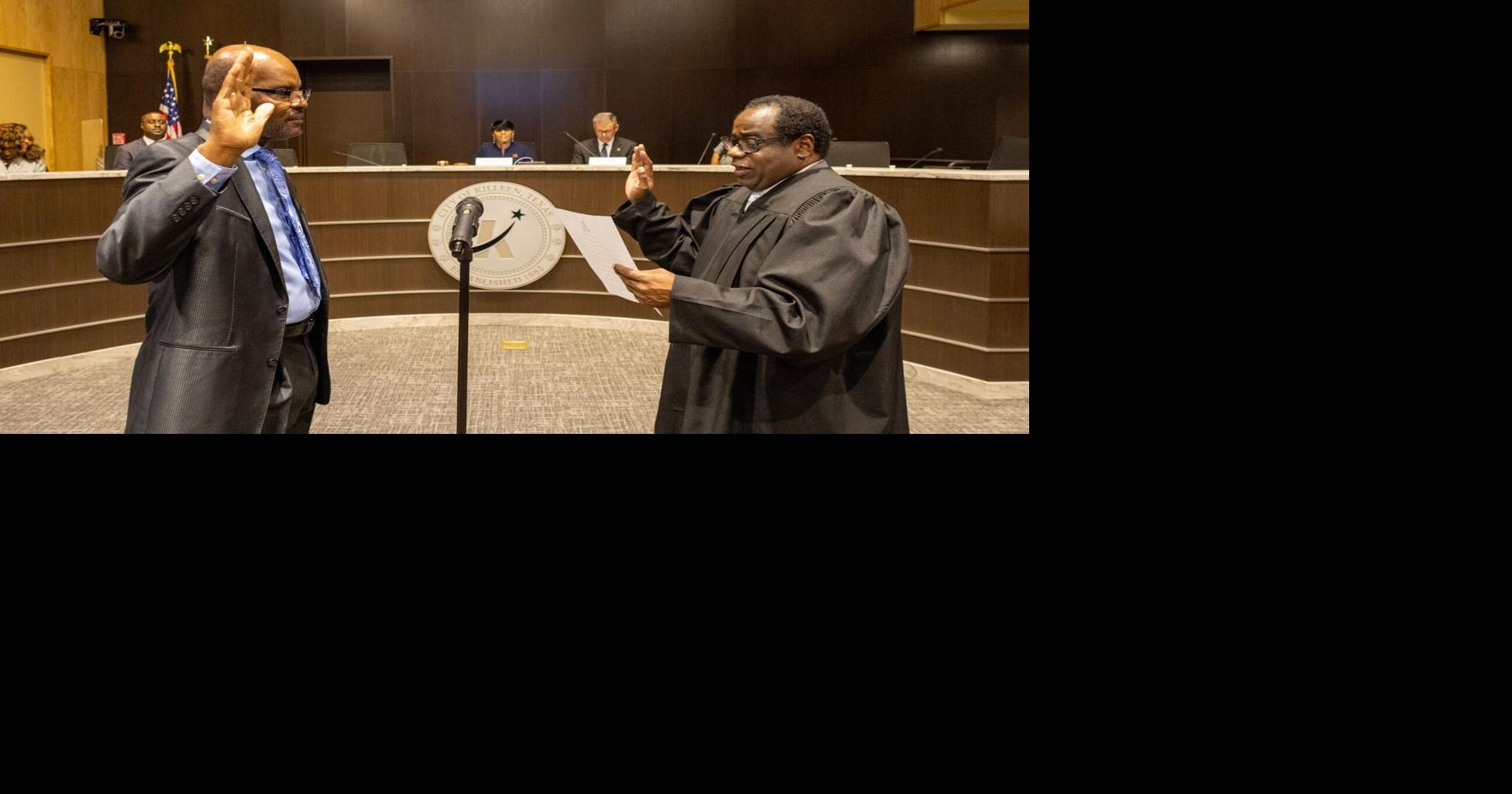 Four Killeen council members take oath of office; Cobb new mayor pro ...