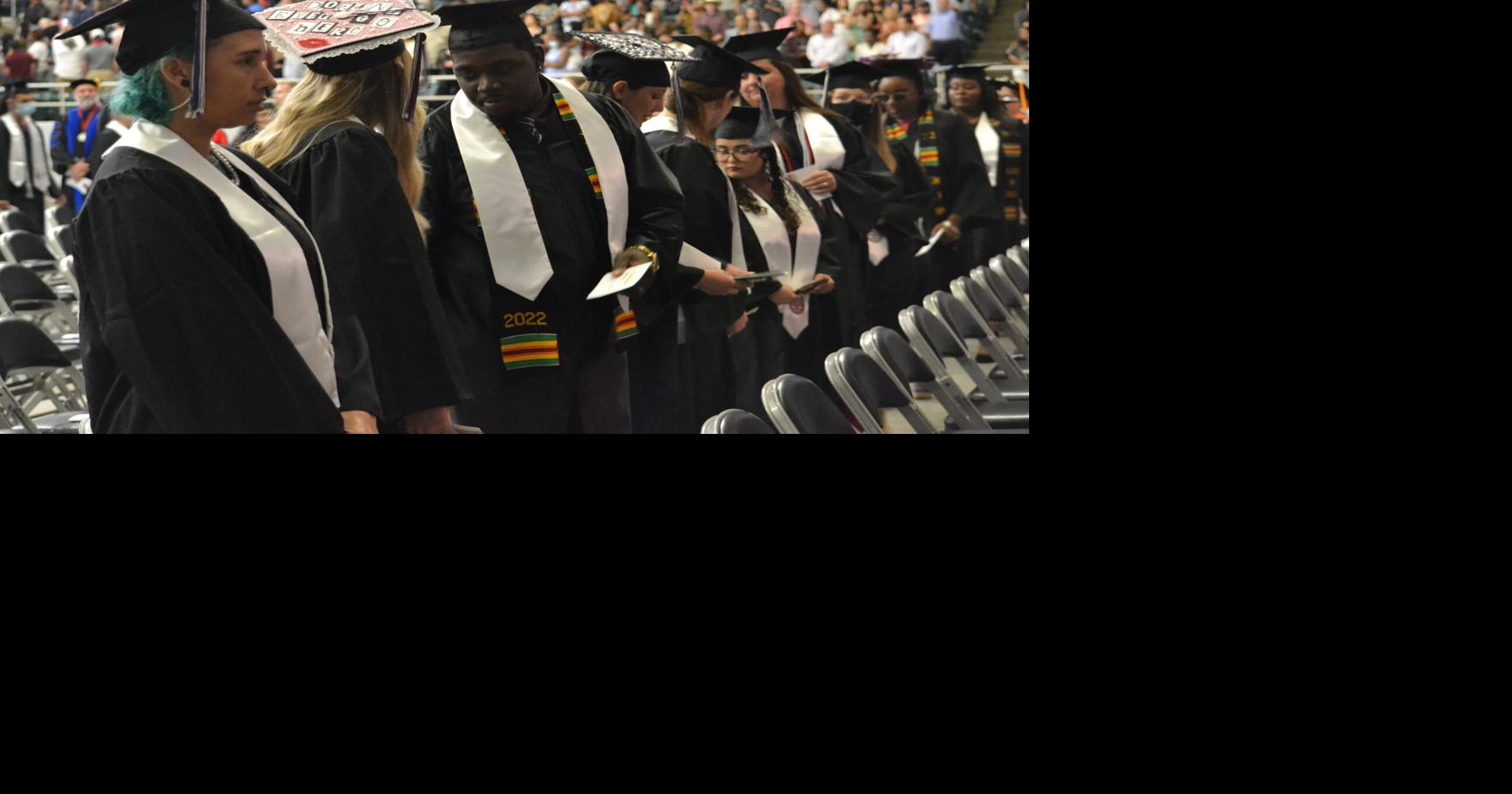 More than 300 walk across the stage at A&M-Central Texas graduation ...