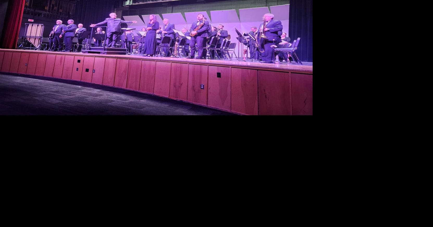 Heights Concert Band receives standing ovation Sunday after captivating ...