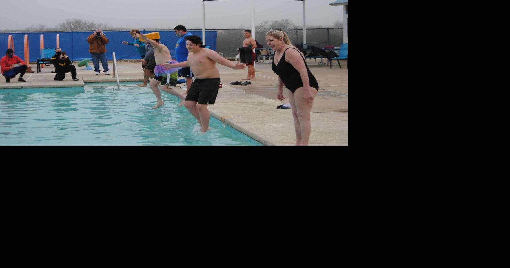 Copperas Cove residents and families hopped in the pool on a cold ...