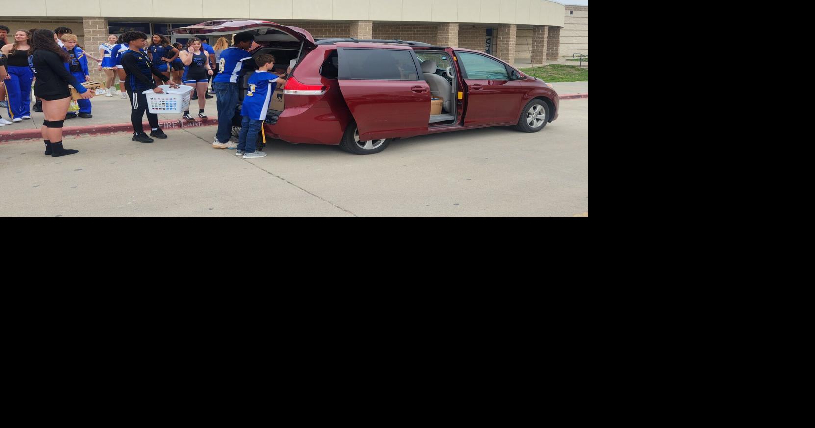 Cove students donate 1,700 books | Local News | kdhnews.com