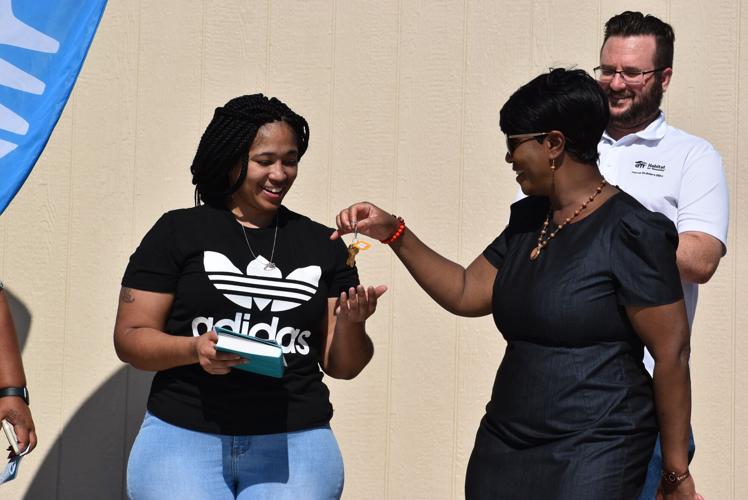 Killeen woman receives keys to new house from Habitat for Humanity ...