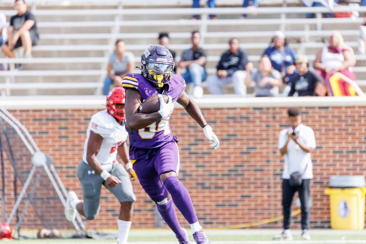 CRU'S PASSING KING: UMHB QB sets career TD mark in 45-14 win over Sul ...