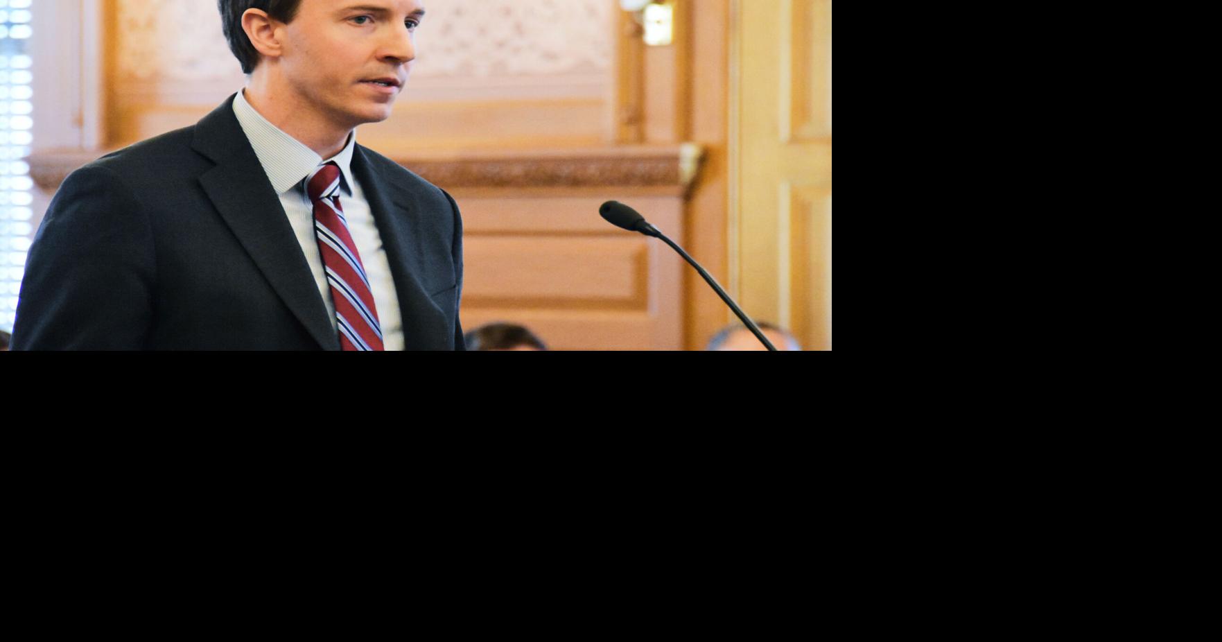 'Time to stick out your neck,' college CEO tells schools on contract ...