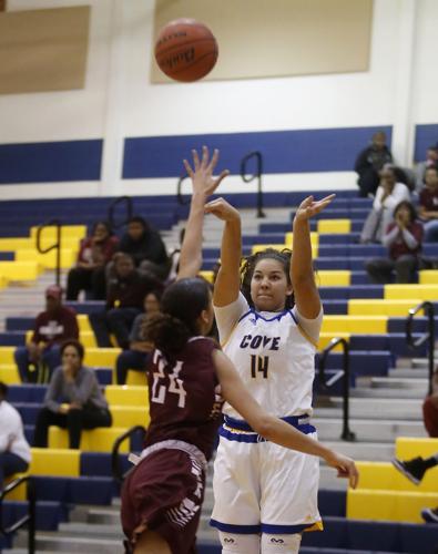 8-6A BASKETBALL: Lady Roos beat Cove for 3-way share of district title ...