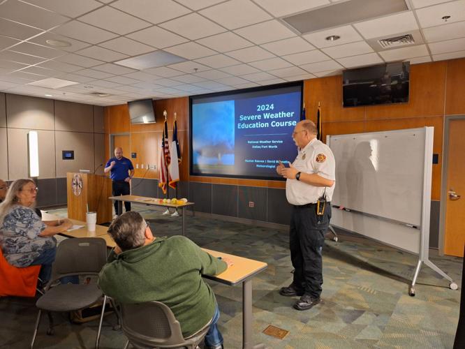 Area residents learn how to spot signs of severe weather | Copperas ...