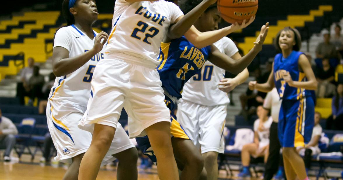 Lady Bulldawgs carry lessons into district slate | Sports | kdhnews.com