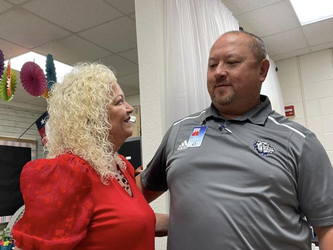 Teacher closes classroom door after 50 years with students | Copperas ...