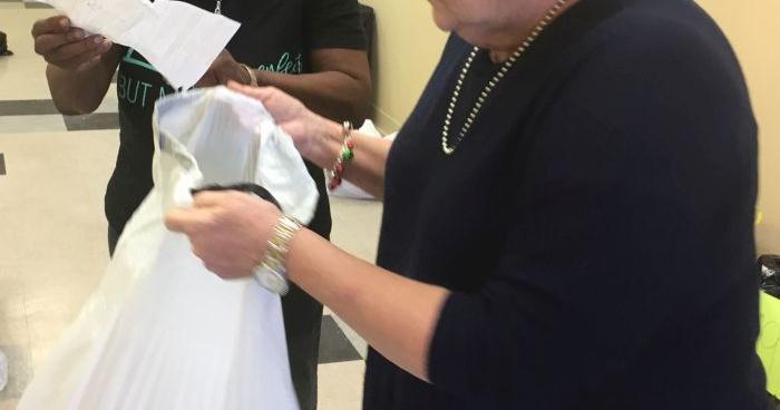 Spirit of giving: Record 625 children receive gifts through Kiwanis ...