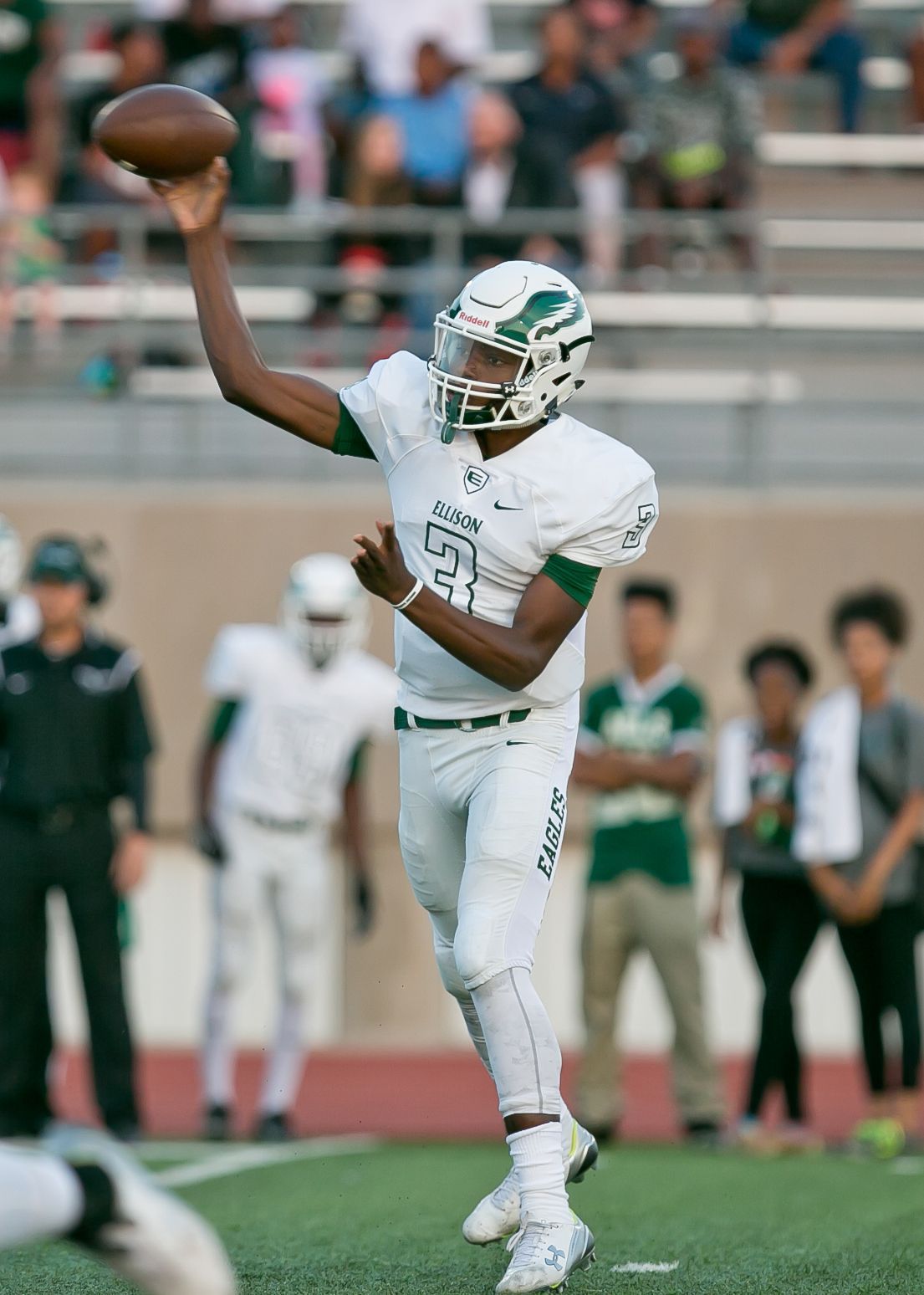 Grey Wolves beat Ellison 20-14, ending Eagles’ five-game winning streak ...