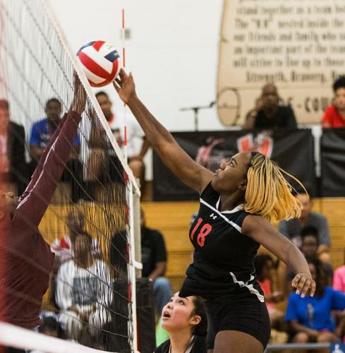 VOLLEYBALL: Heights' Cosme serves up a win against Yoe | Harker Heights ...