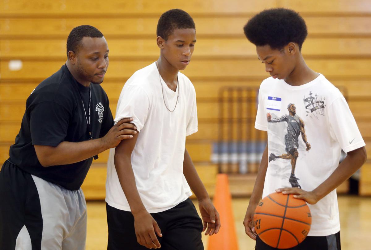 Prichett, youngsters having fun at Shoemaker basketball camp ...