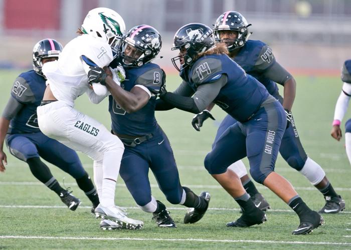 Grey Wolves beat Ellison 20-14, ending Eagles’ five-game winning streak ...
