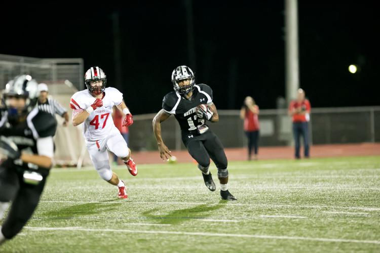 Dynamic Derrick: Shoemaker’s Thomas runs for 372 yards, scores six ...