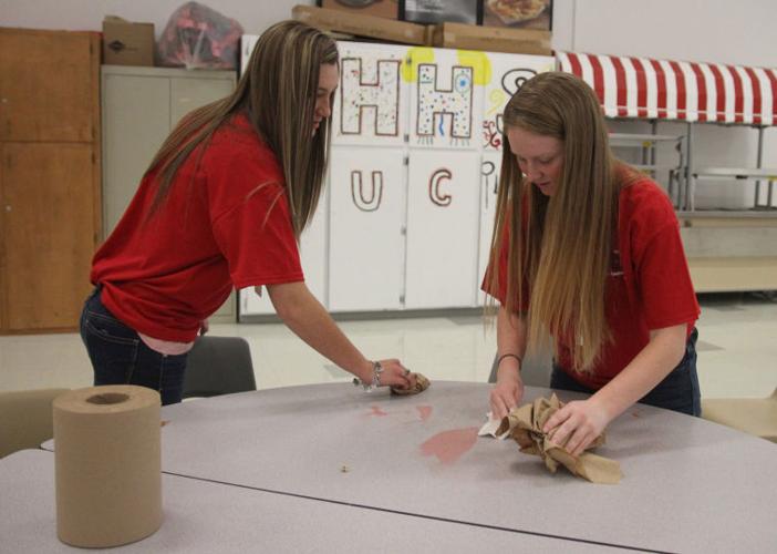 Junior Ambassadors show appreciation for cafeteria workers | Local ...