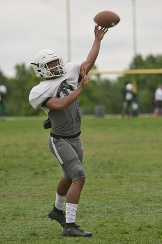 Ellison using spring practices to bond on the field | Ellison | kdhnews.com
