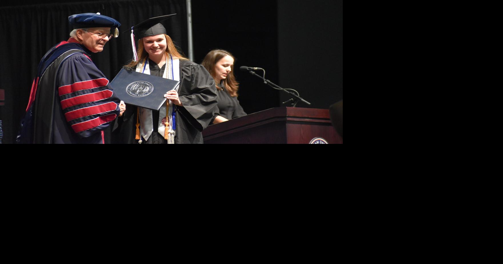 More than 200 cross stage at A&M-Central Texas graduation | Local News ...