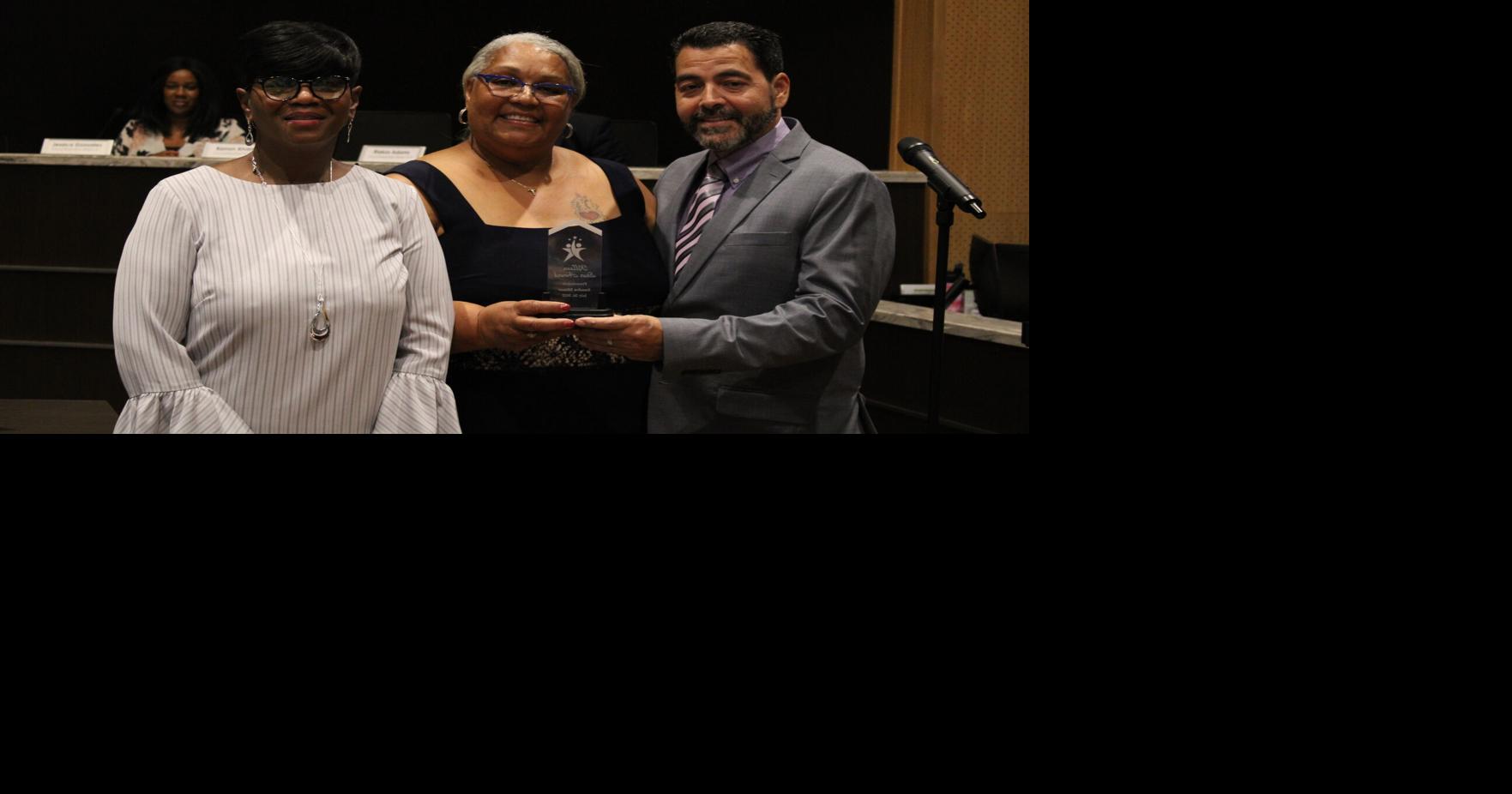 Sandra Minor presented Killeen Star Award | Local News | kdhnews.com