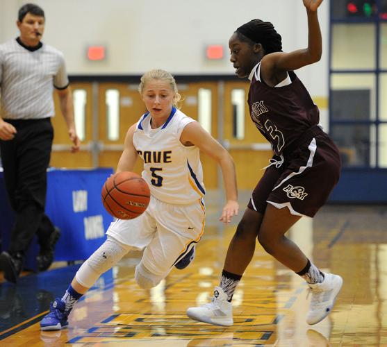 BASKETBALL: Determined Lady Dawgs dig out of early hole to win opener ...