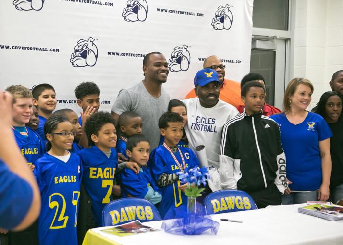 Super Dawg: New England Patriots’ Josh Boyce gets honored by Copperas ...