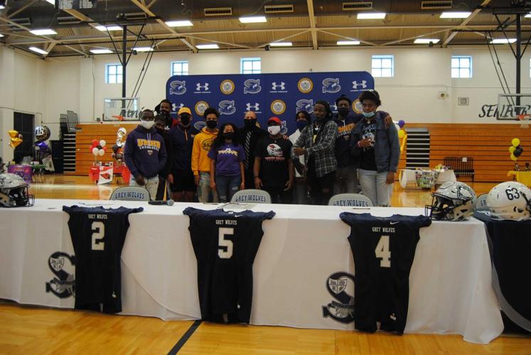 Shoemaker wide receiver signs for Baylor, 10 more athletes commit to ...