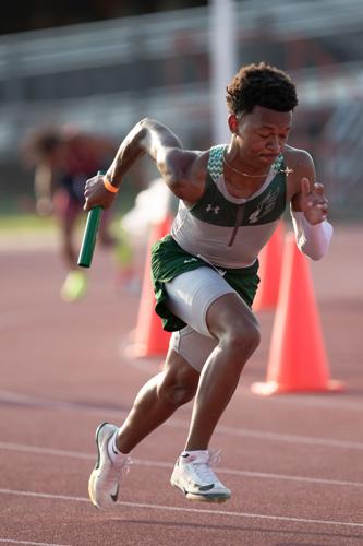 Carranza, Turner-Smith help Ellison cruise to 16-5A boys track ...