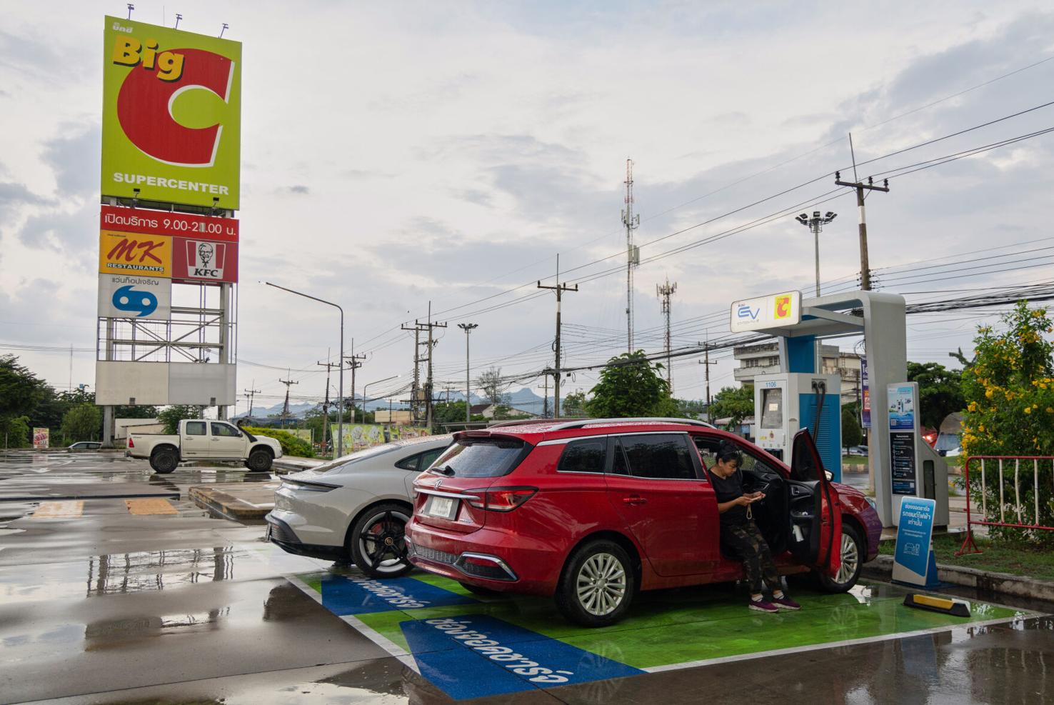 Iran Asia Electric Vehicles | Associated Press | kdhnews.com