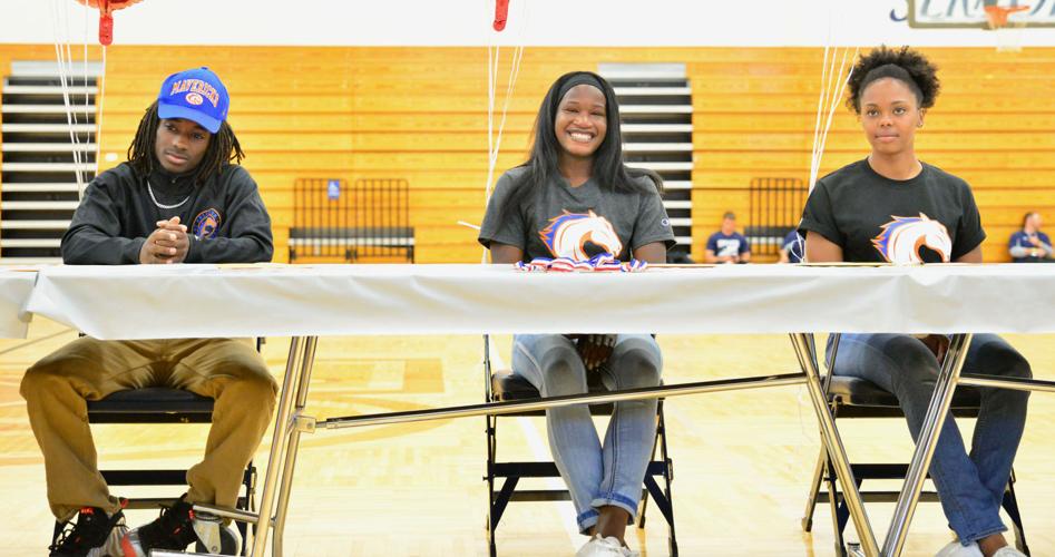 Eleven Shoemaker athletes find ‘a home’ to play collegiate sports ...