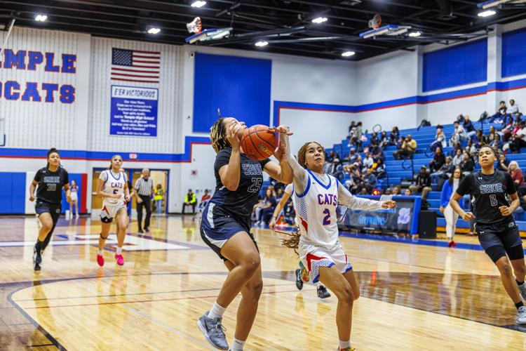 No. 22 Shoemaker girls wrap up 12-6A title with win at Temple ...