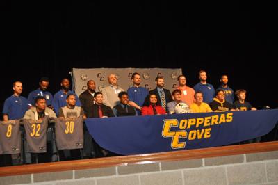 9 Bulldawgs sign to play football at next level | Copperas Cove | kdhnews.com