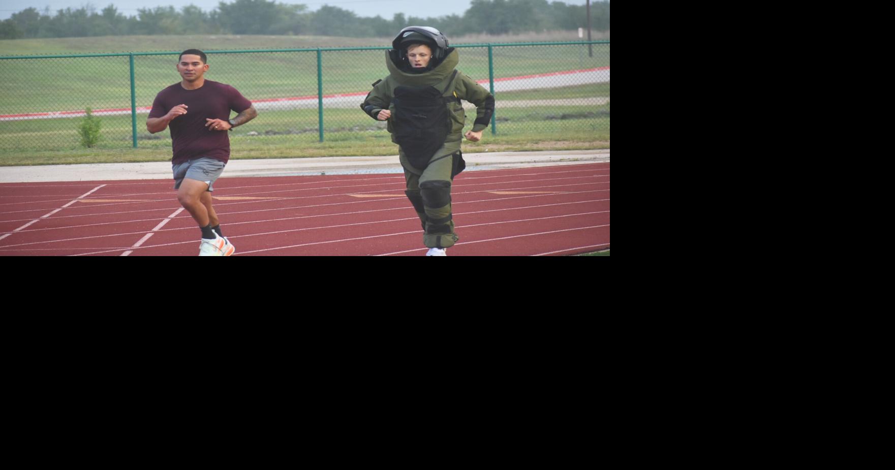 Army EOD captain beats world record for bomb suit run by 20 seconds | Military | kdhnews.com