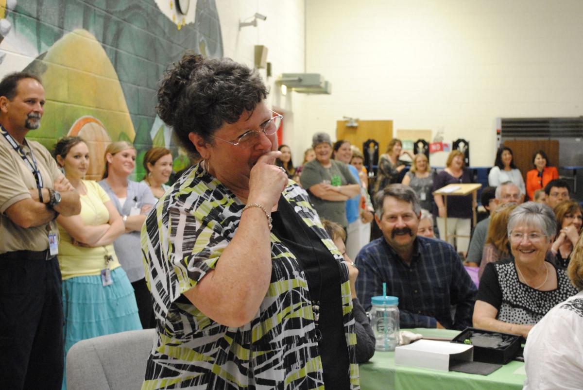 Beloved Hettie Halstead Elementary School teacher retires after 35 ...