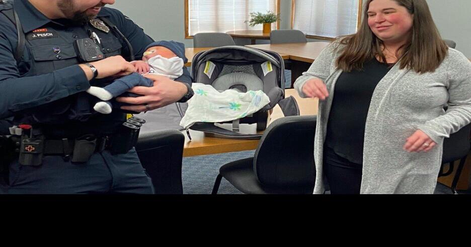 Police officer praised for helping deliver baby boy | News | kdrv.com
