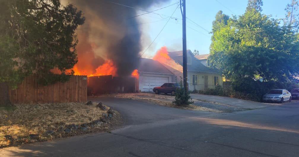 Smoke in Grants Pass after crews put out structure fire | Top Stories ...
