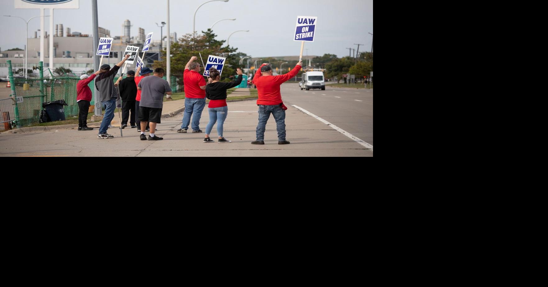 First UAW vote at Ford is overwhelmingly in favor of ratifying deal ...
