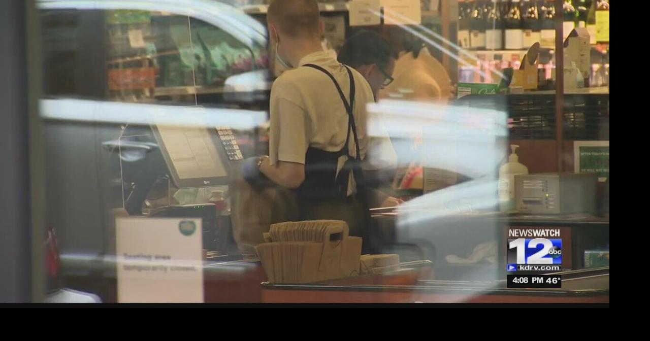 Fred Meyer and QFC workers in Oregon go on strike, demanding higher ...