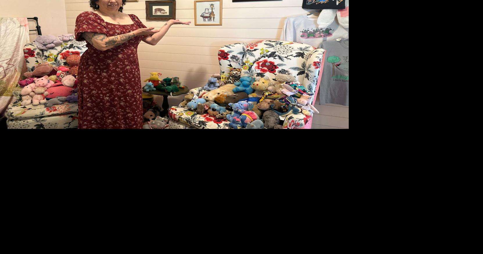The quest for a world record: Rogue River woman unveils huge hippo ...