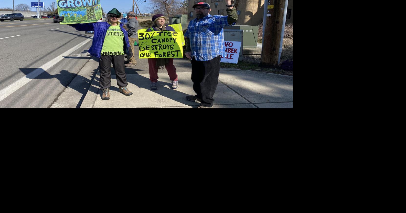 Protesters rally against plan to cut down Grants Pass trees | Top ...