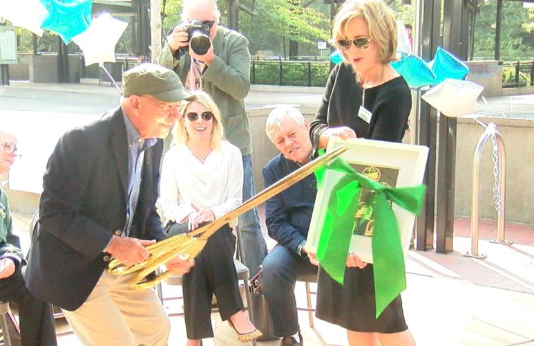 Retiring representative Peter DeFazio honored by LTD with transit ...