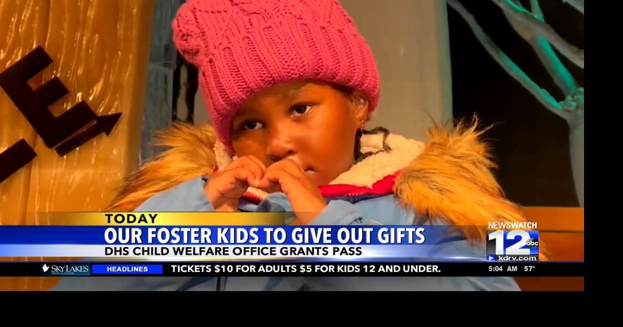 Foster kids give out gifts | Video | kdrv.com